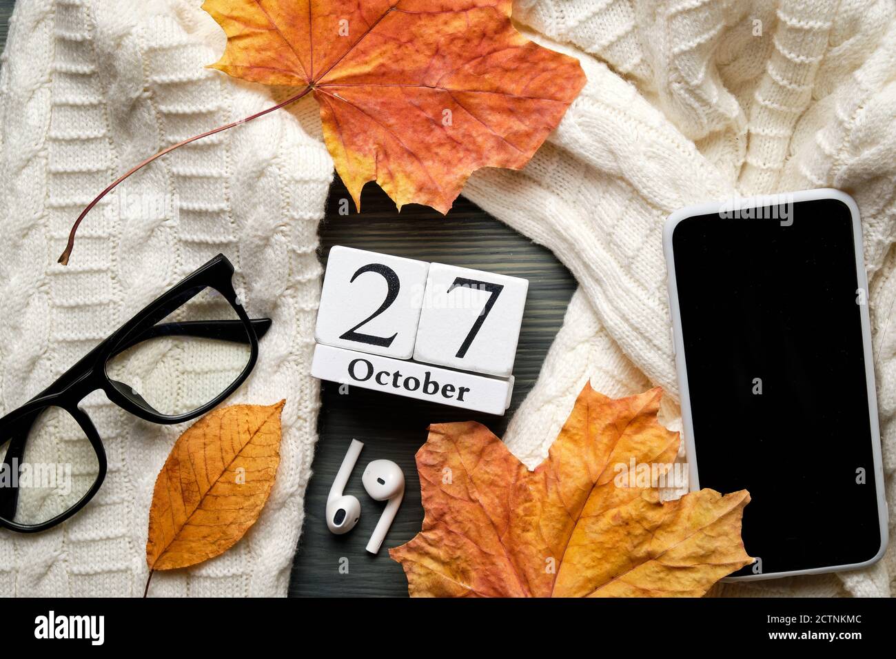 twenty seventh day of autumn month calendar october Stock Photo - Alamy