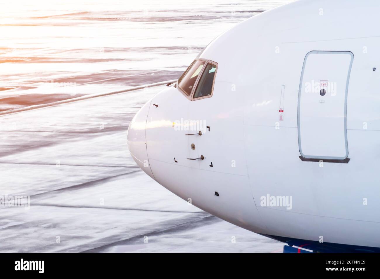 Cockpit door hi-res stock photography and images - Alamy