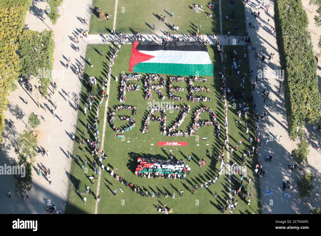 A Free Gaza Demonstration in Paris Champ de Mars with humain chain ...