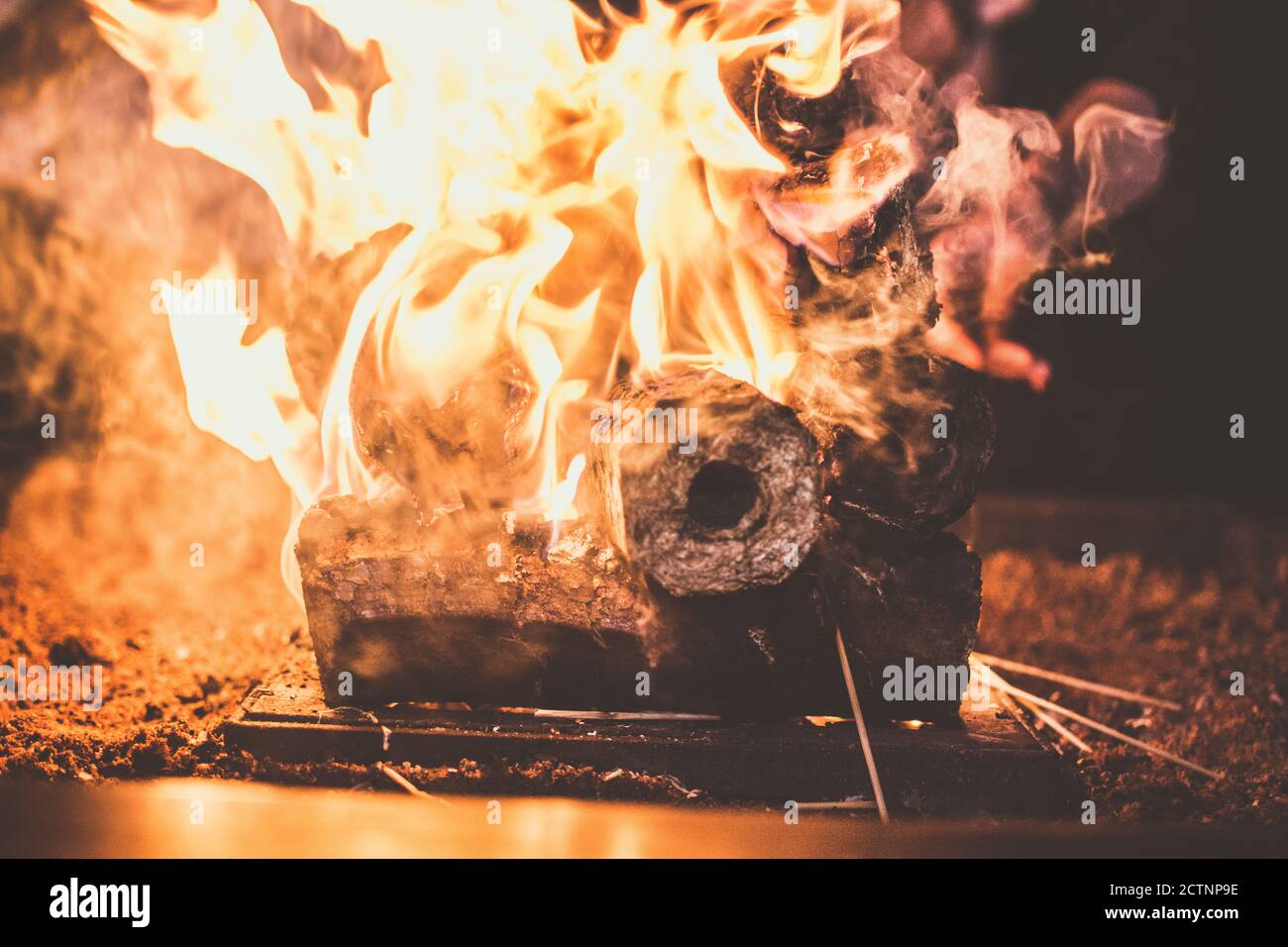 Fire pit at an outdoor wedding reception in Norfolk Stock Photo - Alamy