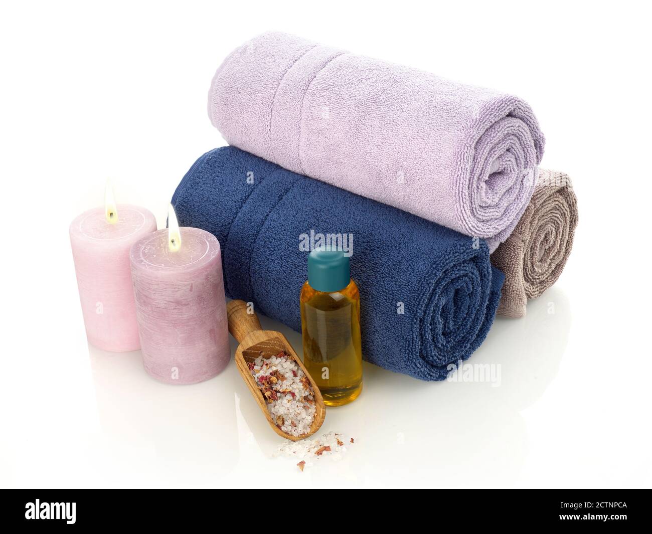 Spa candles on bathroom Cut Out Stock Images & Pictures - Alamy