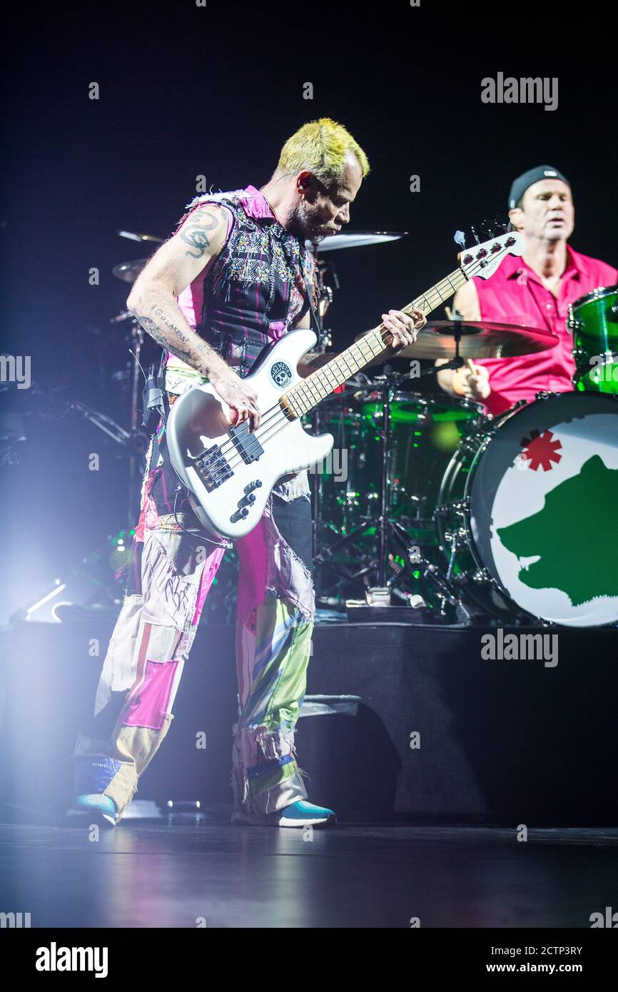 Photo of red hot chili peppers bassist flea hi-res stock photography ...