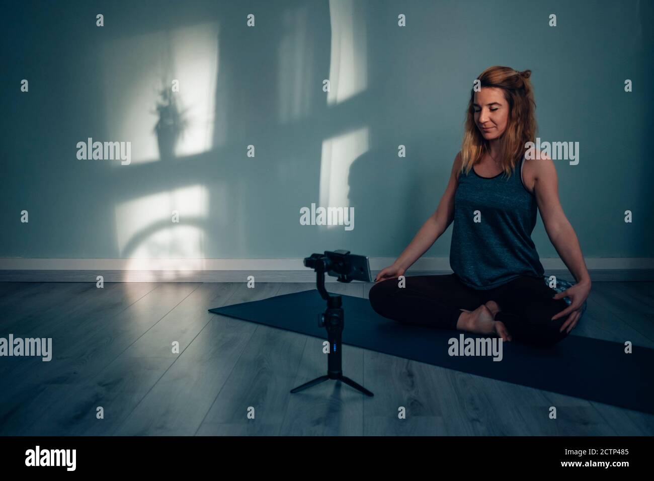 Tripod position hi-res stock photography and images - Alamy