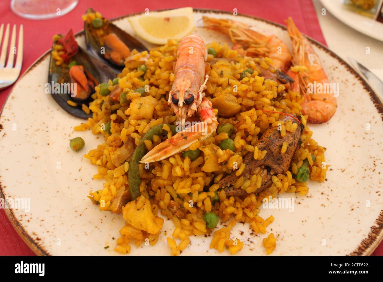 Restaurante de paella de mariscos hi-res stock photography and images ...