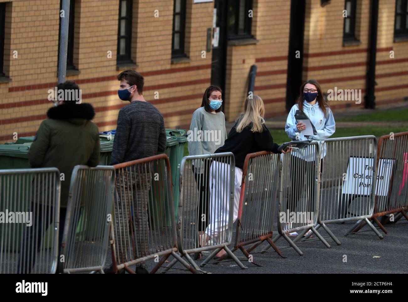 Glasgow university students queue hi-res stock photography and images ...