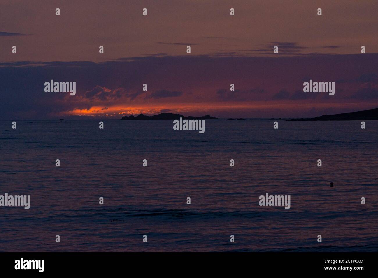 Isles of scilly silhouette hi-res stock photography and images - Alamy
