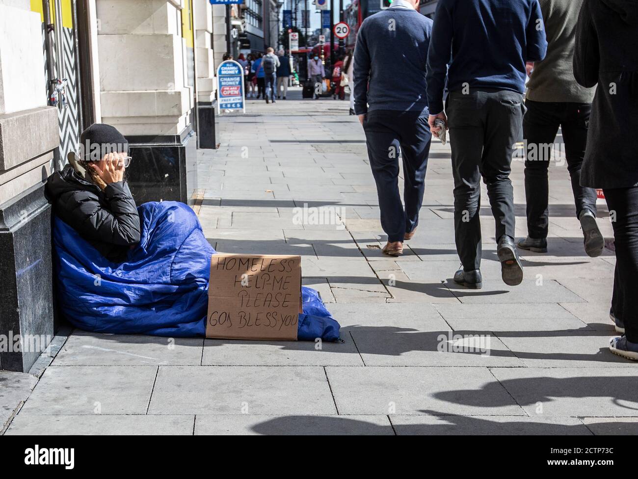 Homeless woman london hi-res stock photography and images - Alamy