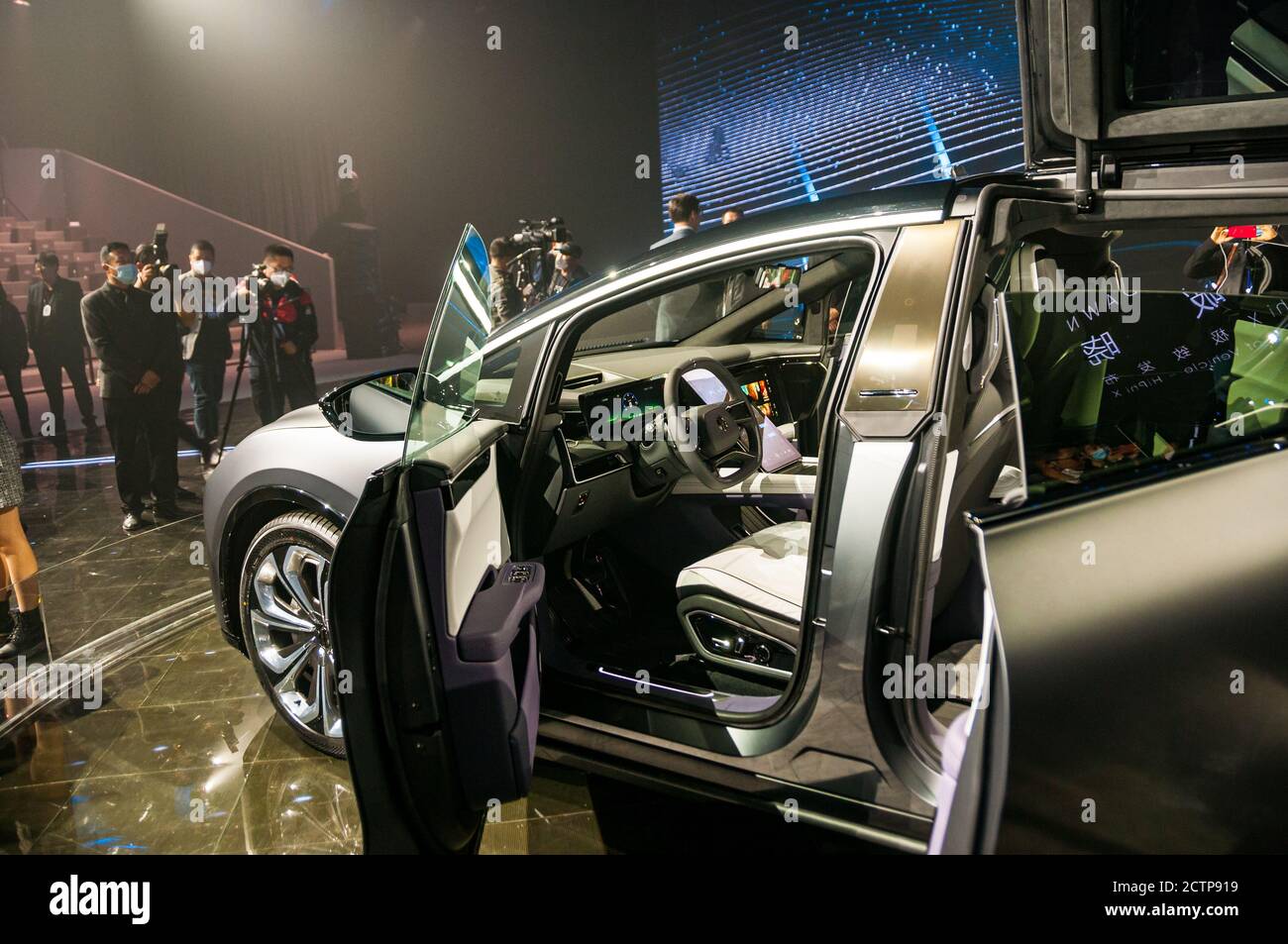 4 seater suv hi-res stock photography and images - Alamy