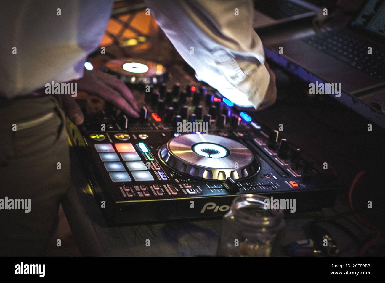 Live mixing deck hi-res stock photography and images - Alamy