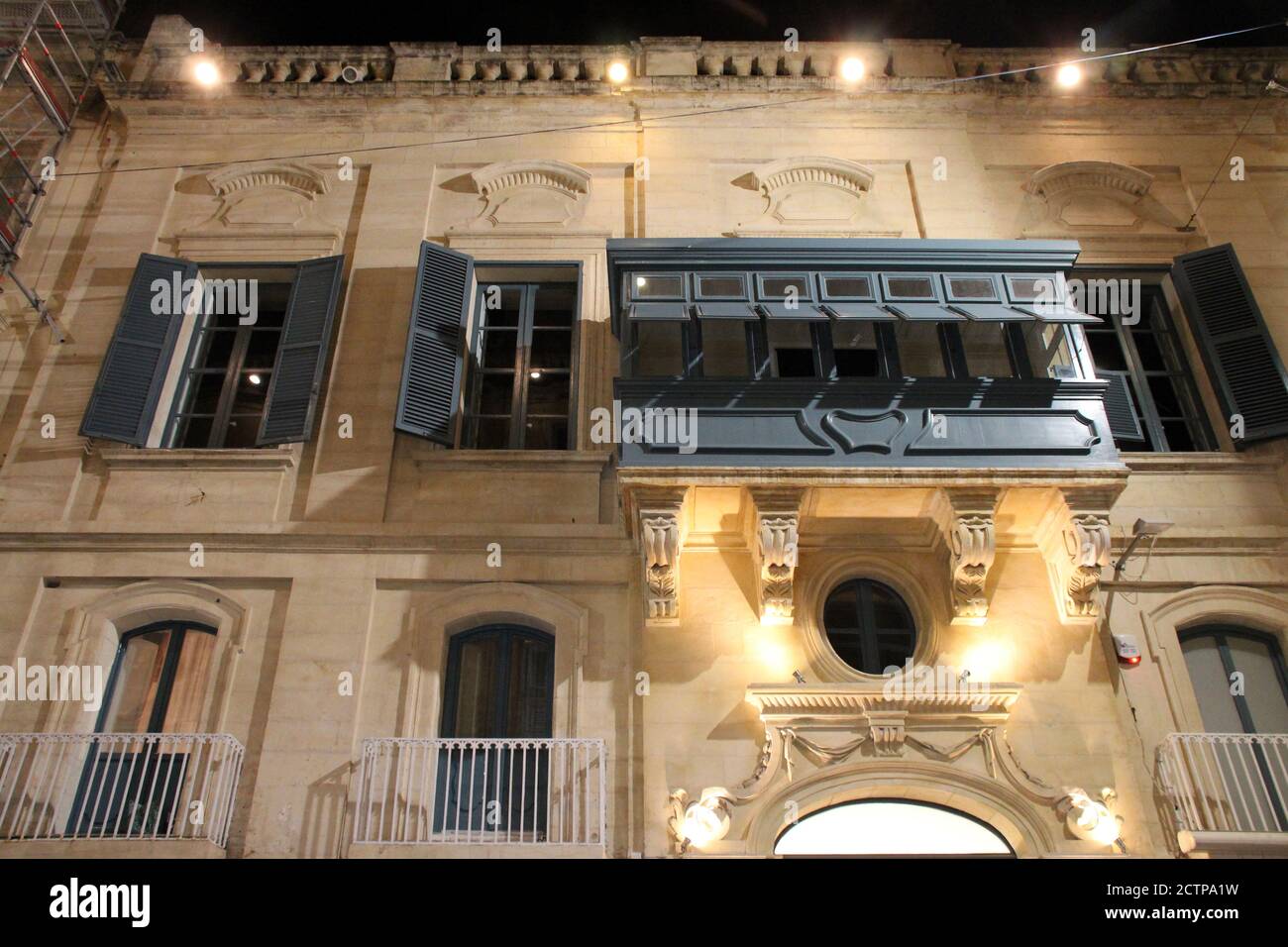 mansion or flats building in valletta (malta Stock Photo - Alamy