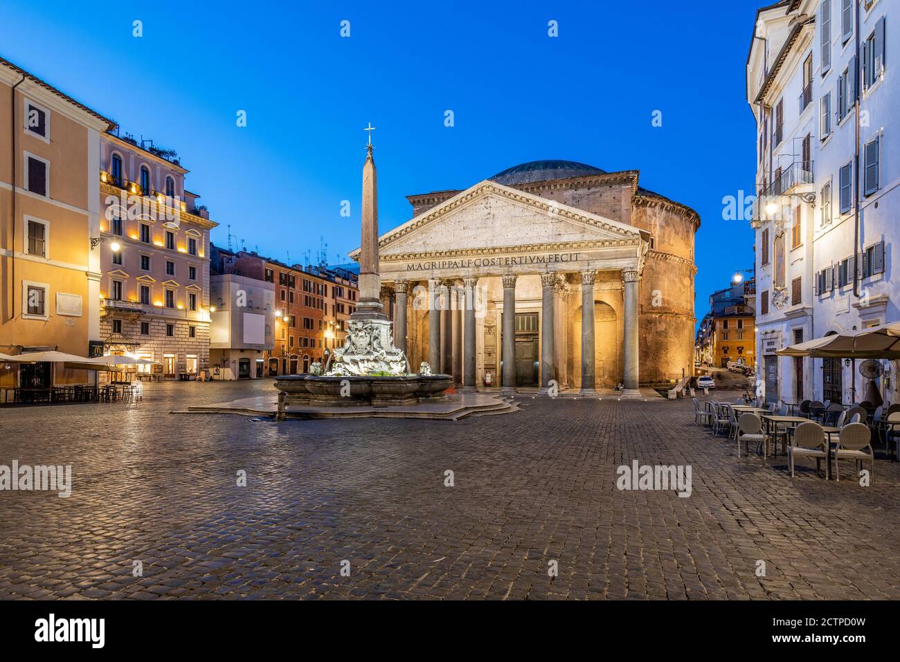 Hadrian pantheon exterior hi-res stock photography and images - Alamy