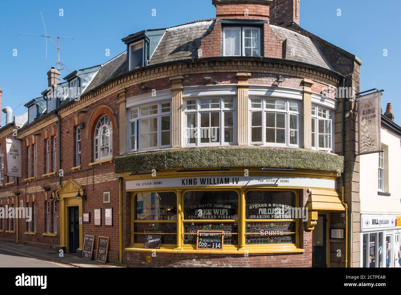 King William IV pub in the historic market town of Totnes in the South ...