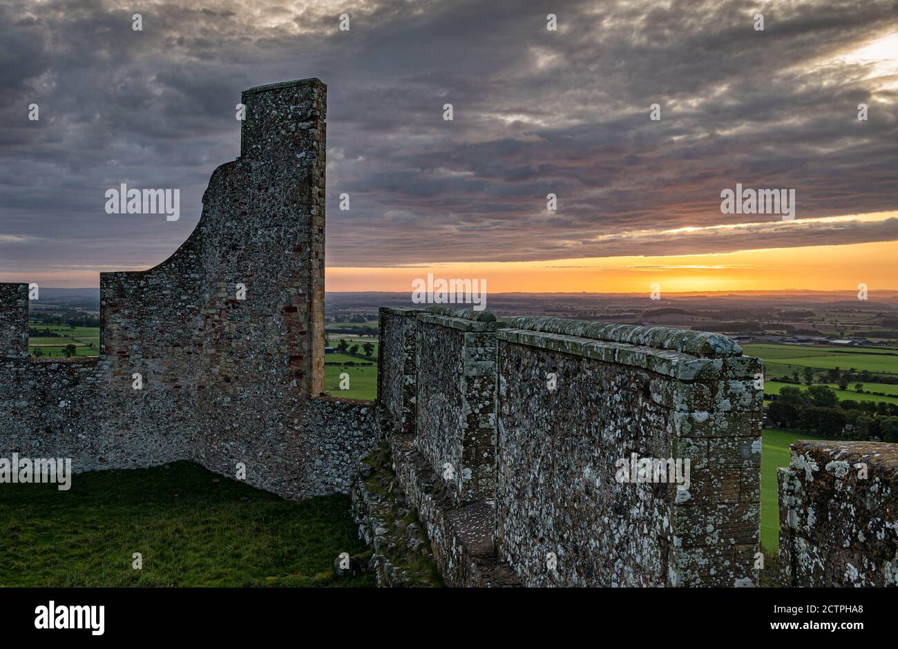 Hume castle hi-res stock photography and images - Alamy