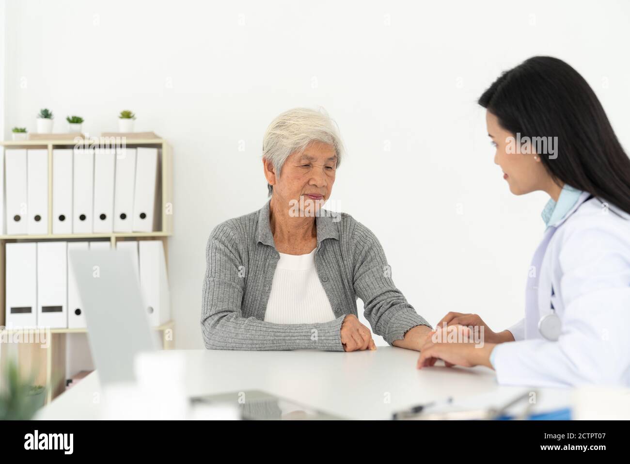 Home visit paramedic hi-res stock photography and images - Alamy