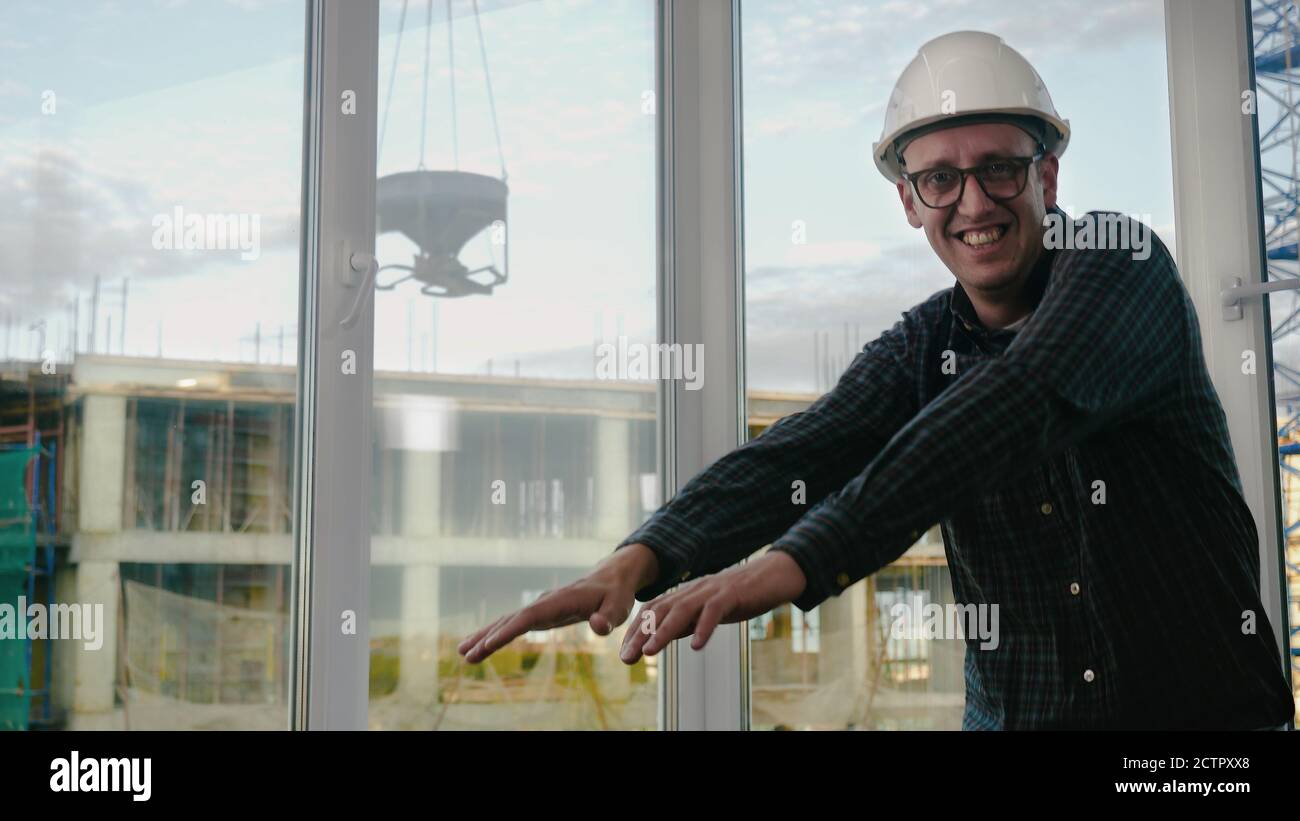 Site engineer in action hi-res stock photography and images - Alamy