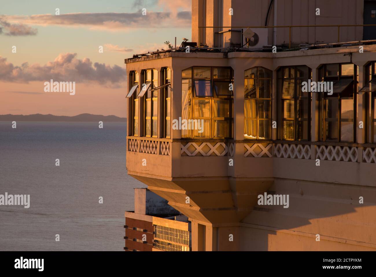 Sunset view from the Lacerda Elevator in the Historic Center of ...