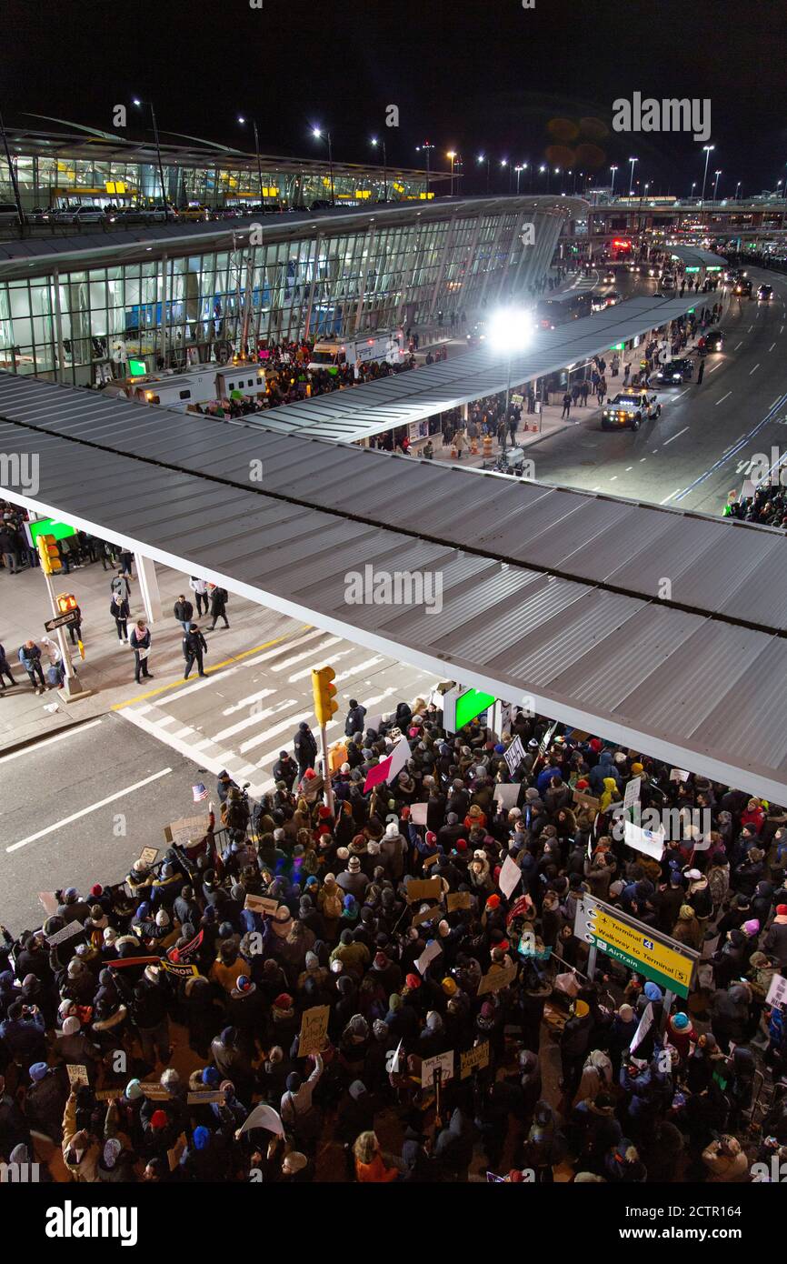 Jfk airport night hi-res stock photography and images - Alamy