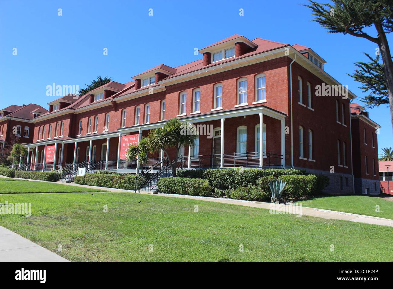 Disney main street usa hi-res stock photography and images - Alamy