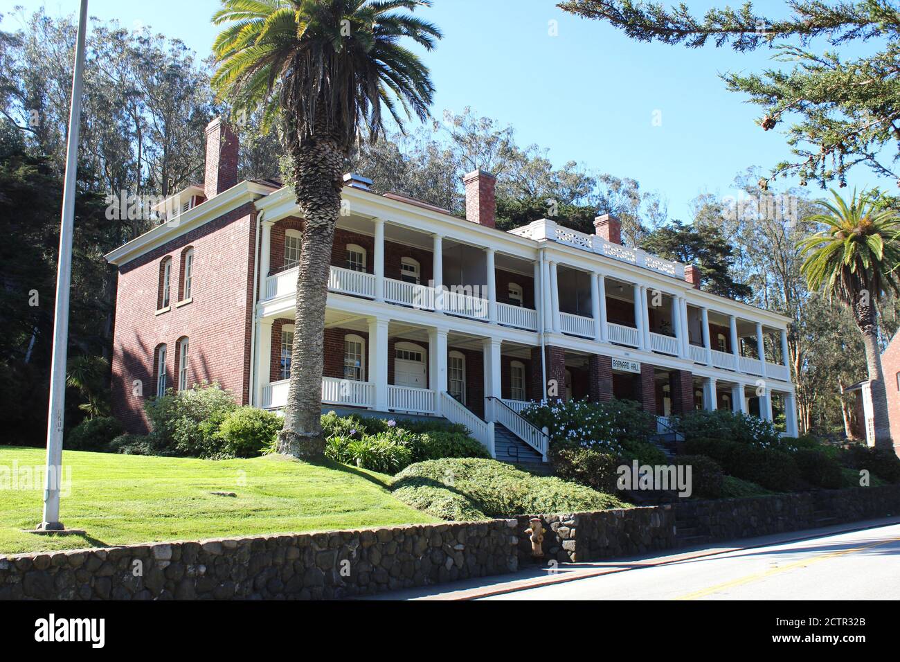Barnard Hall, former Bachelor Officers' Quarters, Fort Scott, Presidio ...