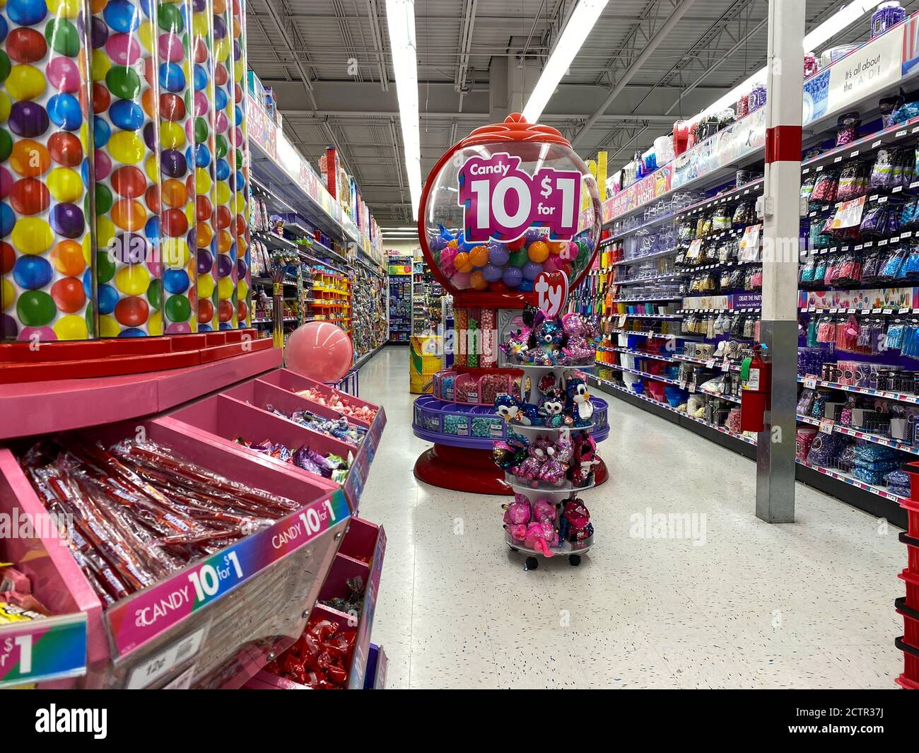 Candy distribution hi-res stock photography and images - Alamy