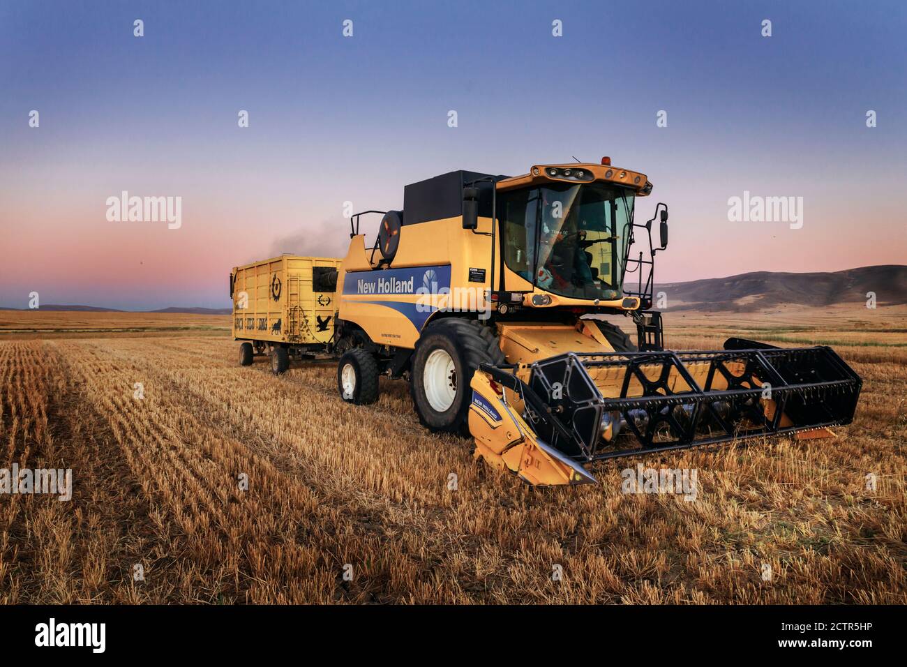 Front view claas combine hi-res stock photography and images - Alamy
