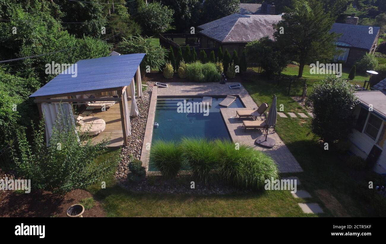 Luxury backyard pool hi-res stock photography and images - Alamy