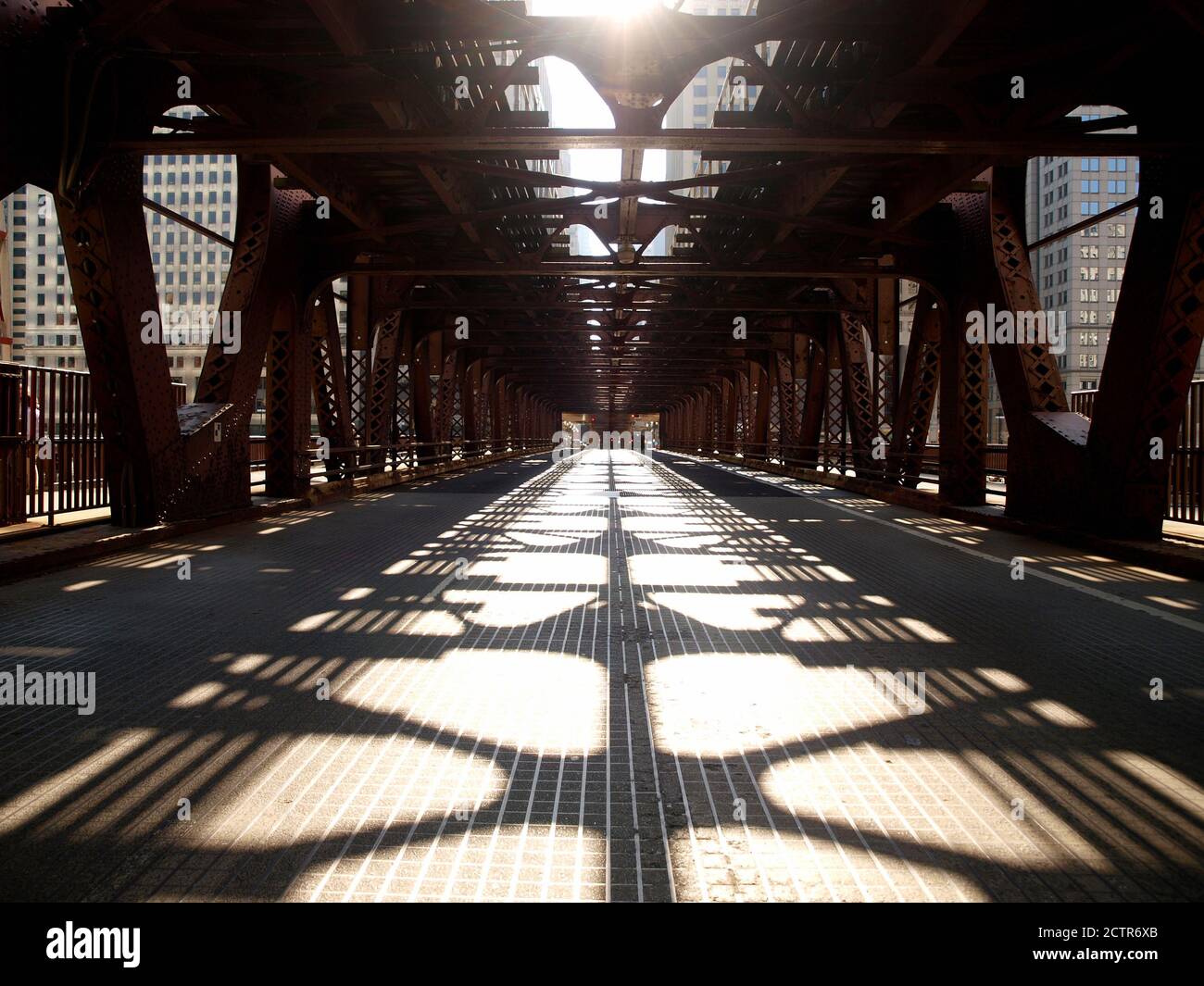 Chicago illinois bridge hi-res stock photography and images - Alamy