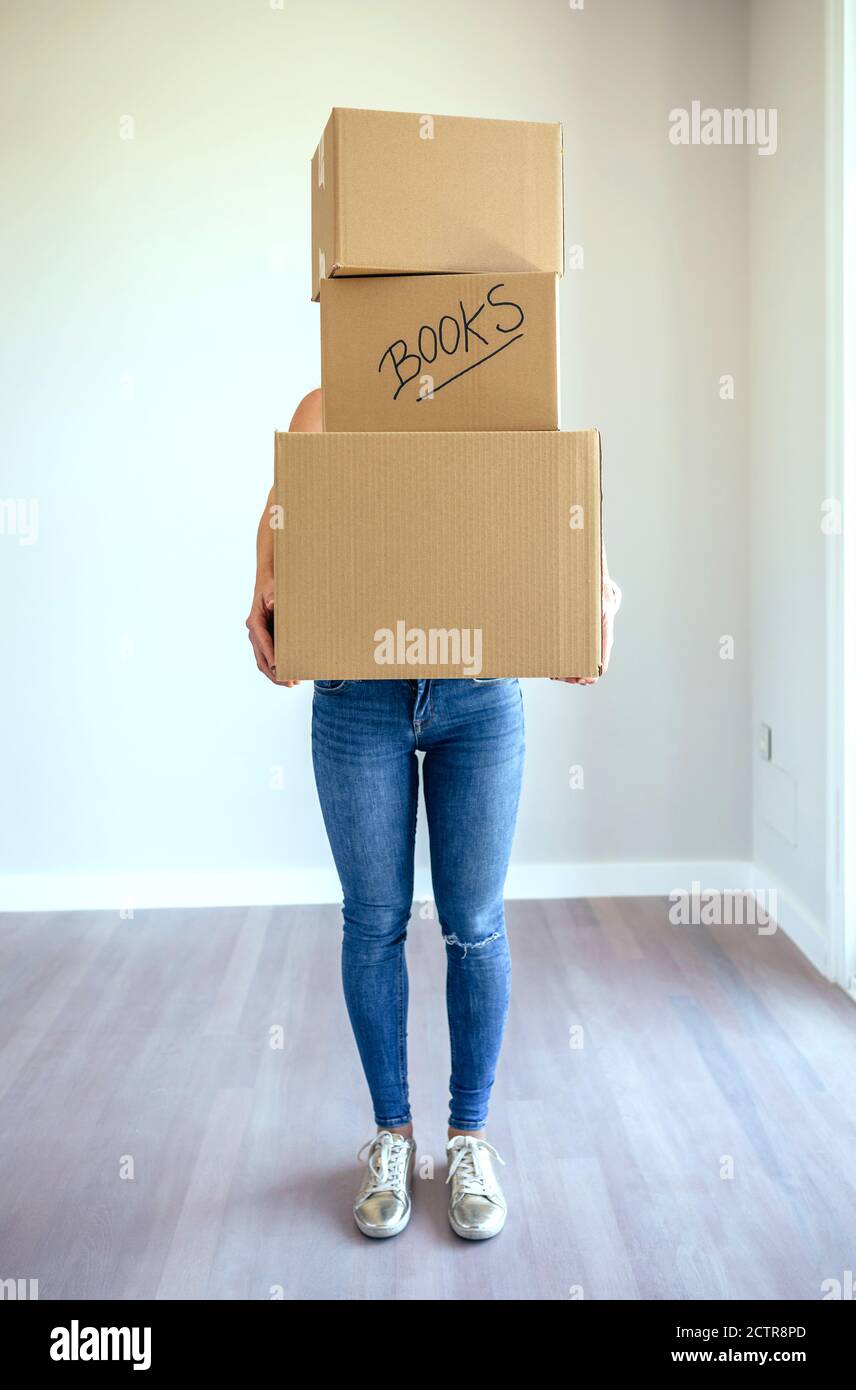 Funny empty boxes hi-res stock photography and images - Alamy