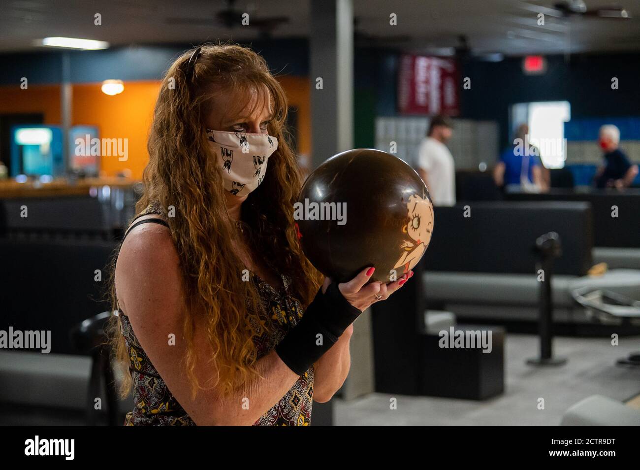 Pollock Pines, CA, USA. 23rd Sep, 2020. Rebekah Lopez prepares to bowl ...