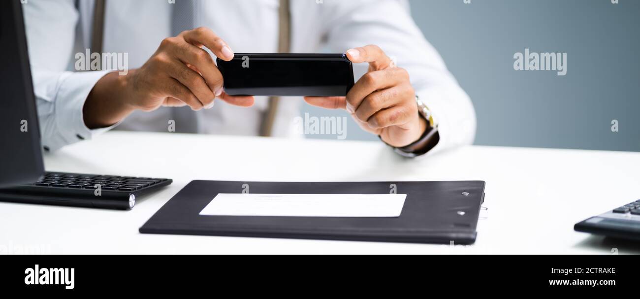 Check documents hi-res stock photography and images - Alamy