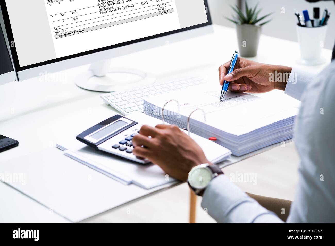 Electronic Invoice And E Receipt At Accountant Computer Stock Photo - Alamy