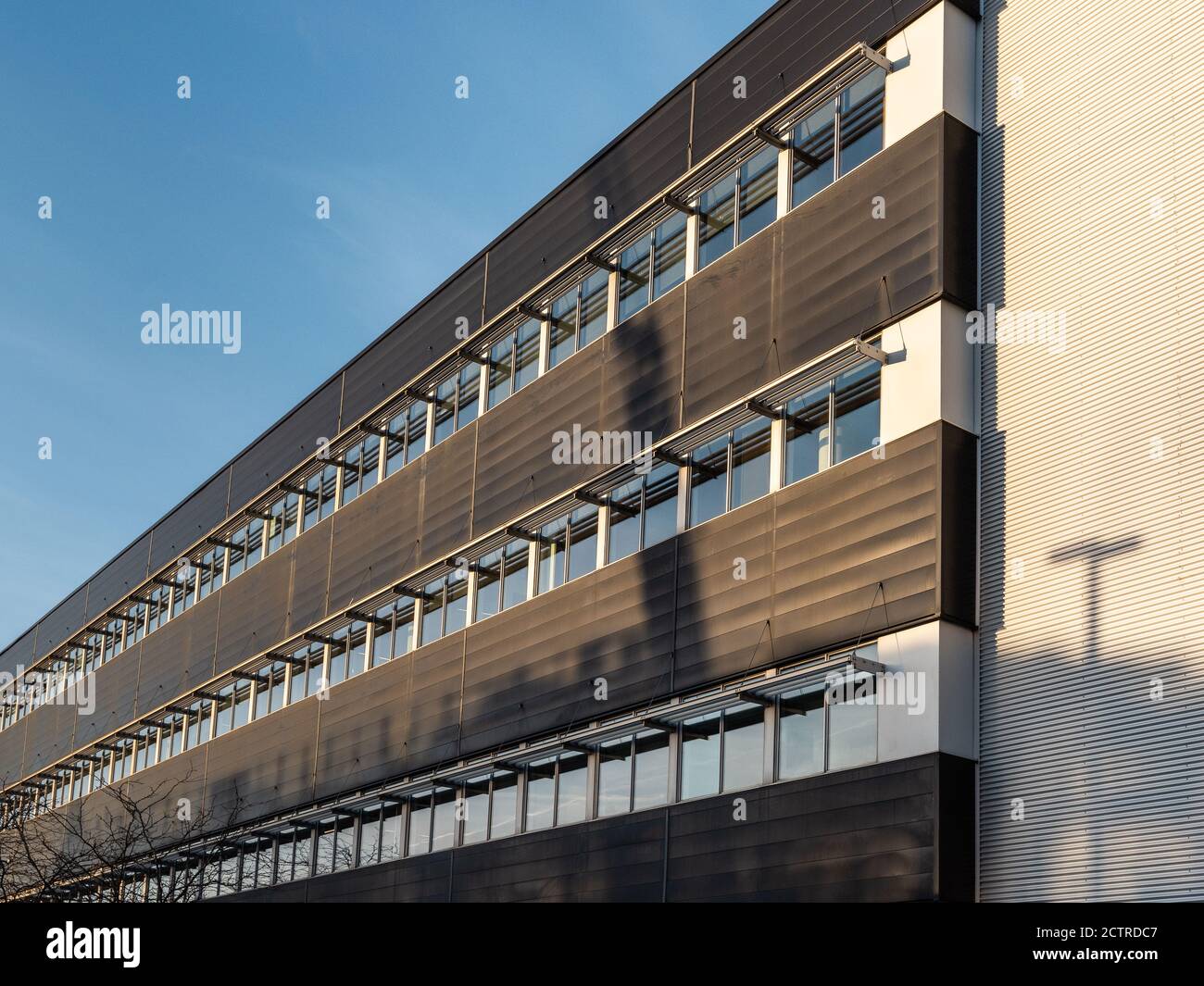 Commercial building facade hi-res stock photography and images - Alamy