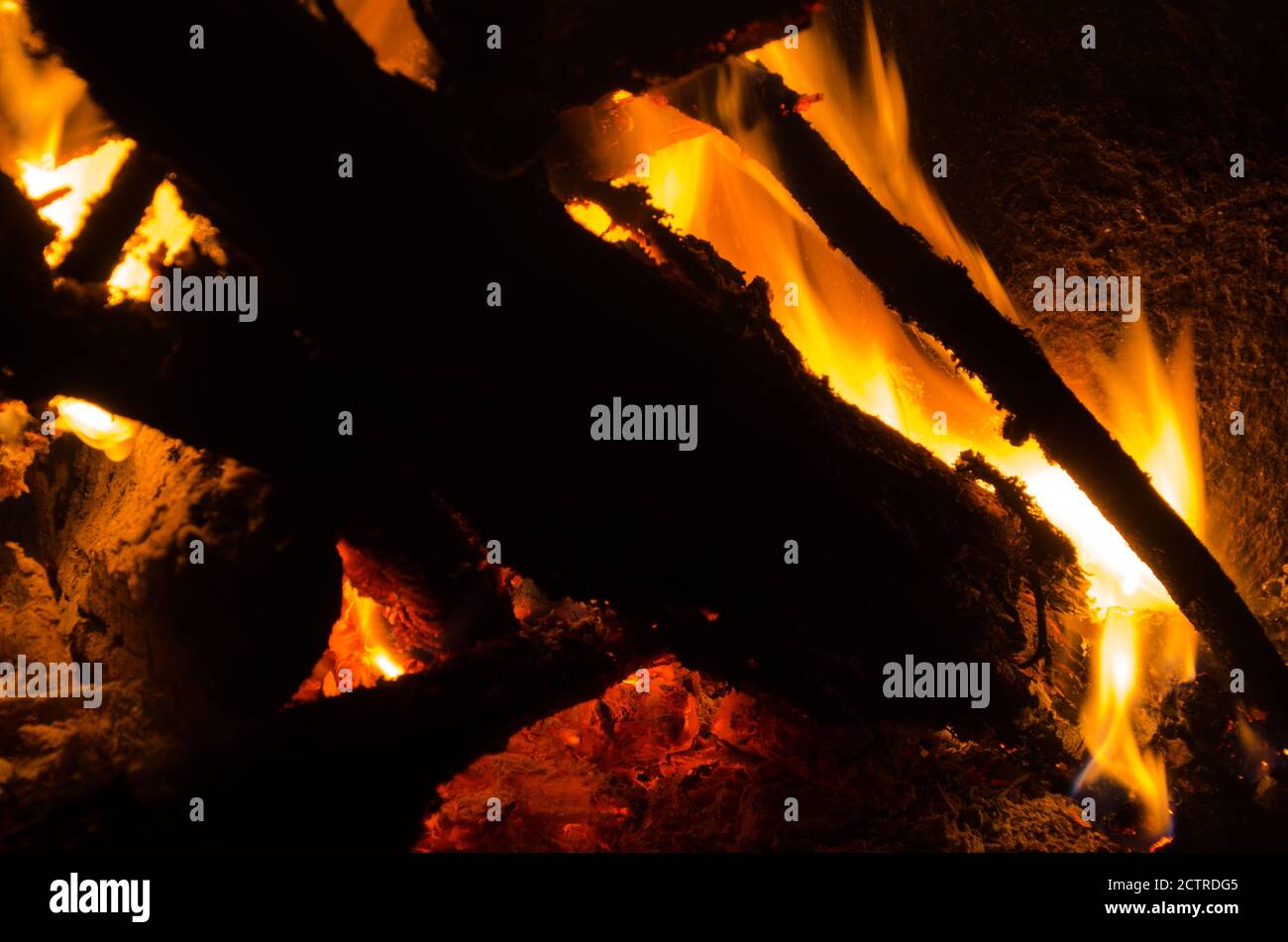 Burn down hi-res stock photography and images - Alamy