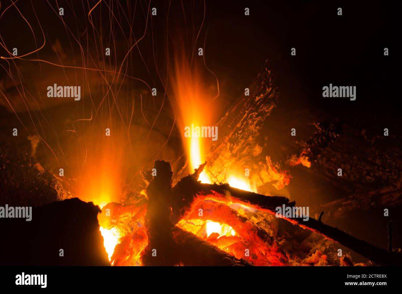 Burn down hi-res stock photography and images - Alamy