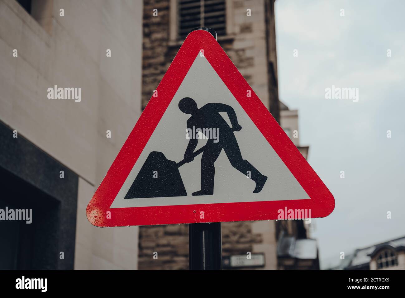 Road works triangle sign hi-res stock photography and images - Alamy