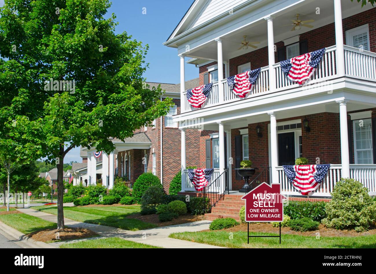 Sell sign hi-res stock photography and images - Alamy