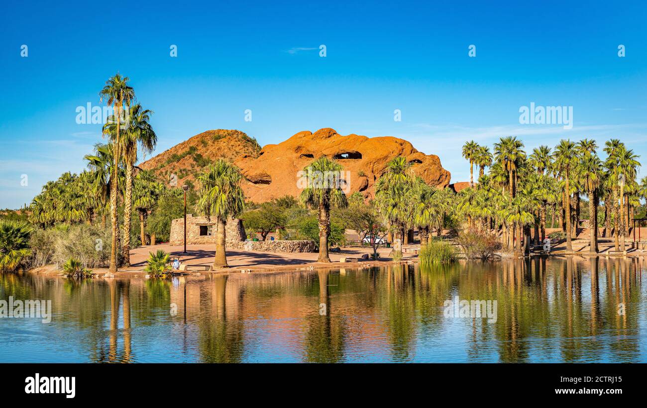 Hole park ponds hi-res stock photography and images - Alamy