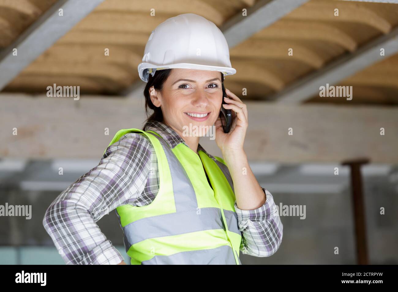 Phone call engineering woman hi-res stock photography and images - Alamy