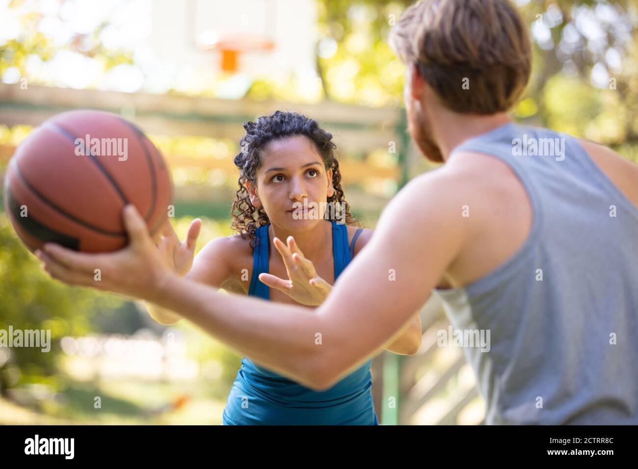 Couple basketball court hi-res stock photography and images - Alamy