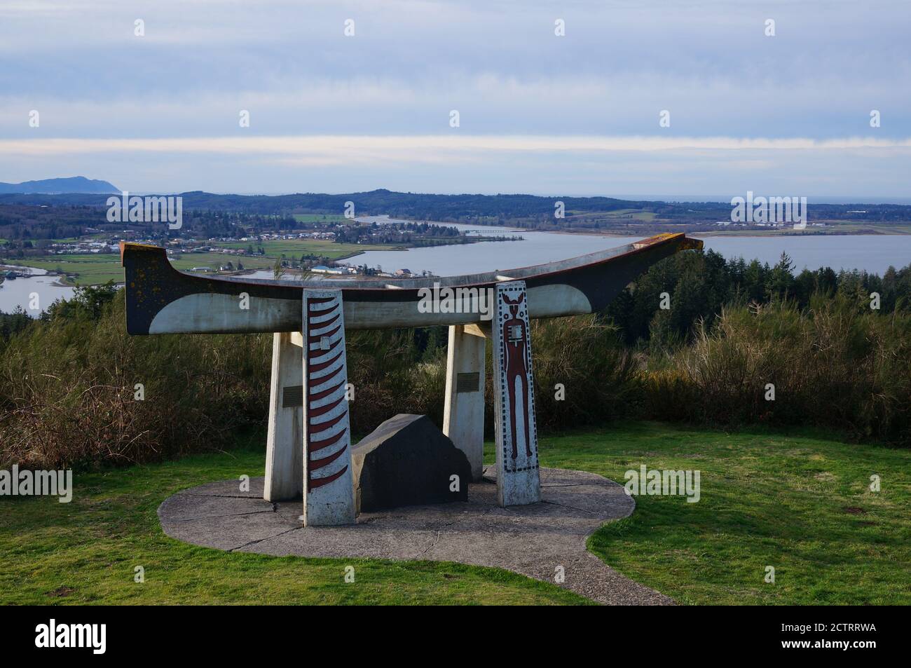 Native indian and canoe hi-res stock photography and images - Alamy