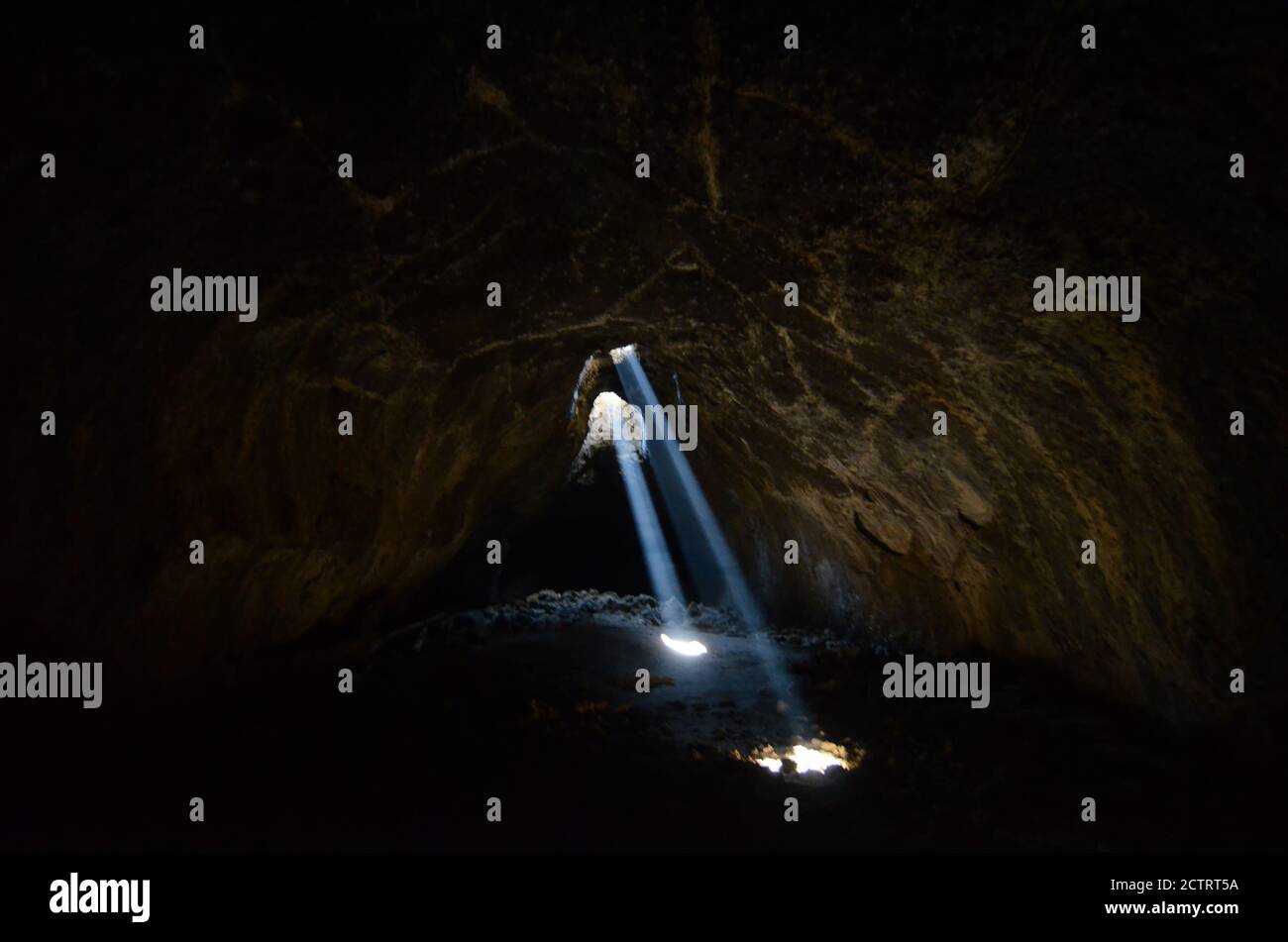 Skylight cave, Deschutes National Park, Oregon Stock Photo - Alamy