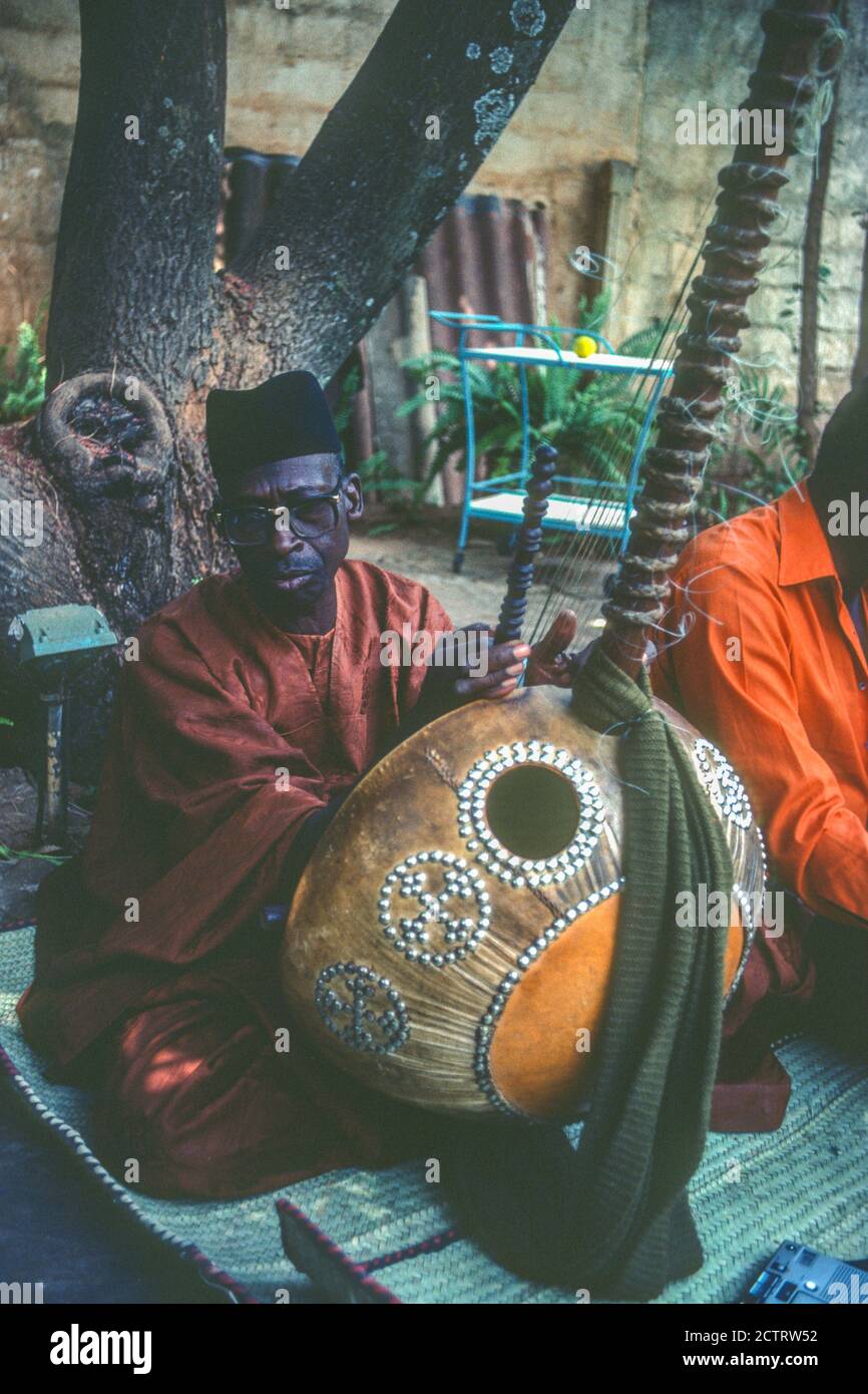 Kora player hi-res stock photography and images - Alamy