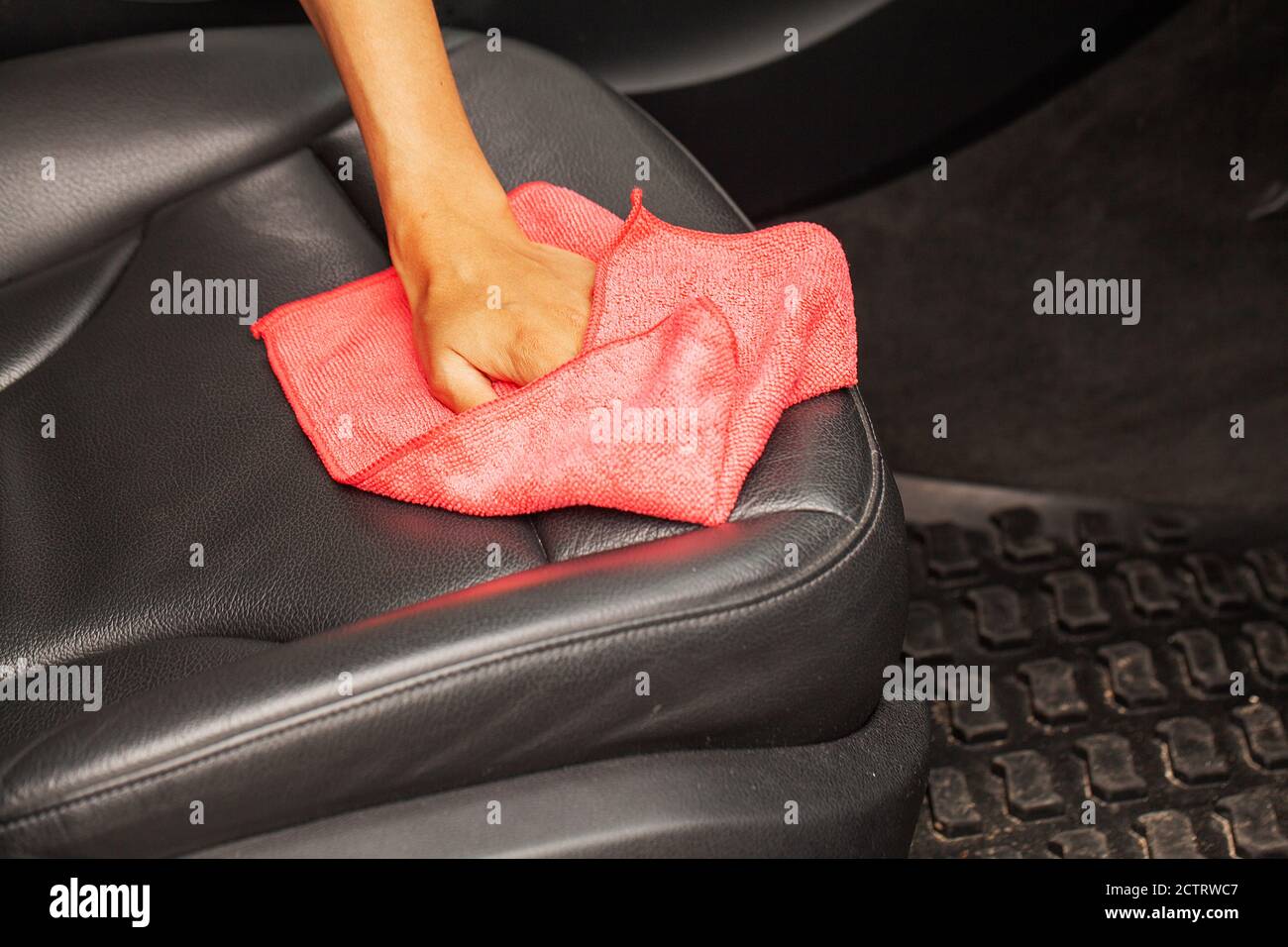 Car wash wiping young woman hi-res stock photography and images - Alamy