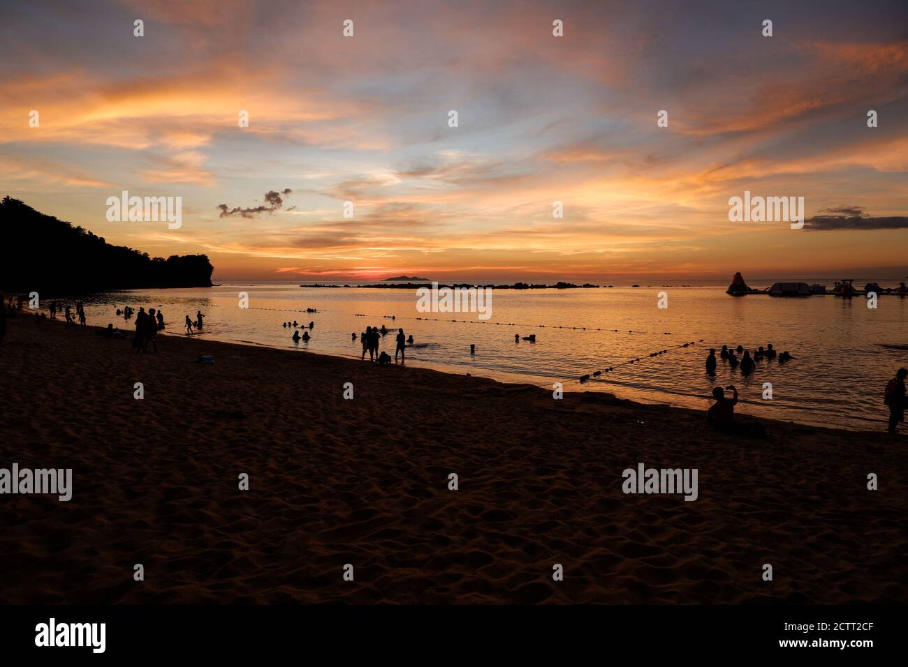 Sunset sky gradient along the sea horizon beach view Stock Photo - Alamy