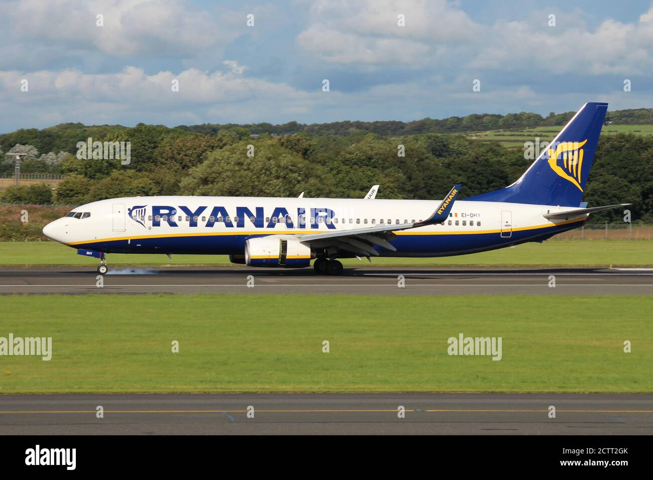 EI-DHY, a Boeing 737-8AS operated by budget airline Ryanair, at ...