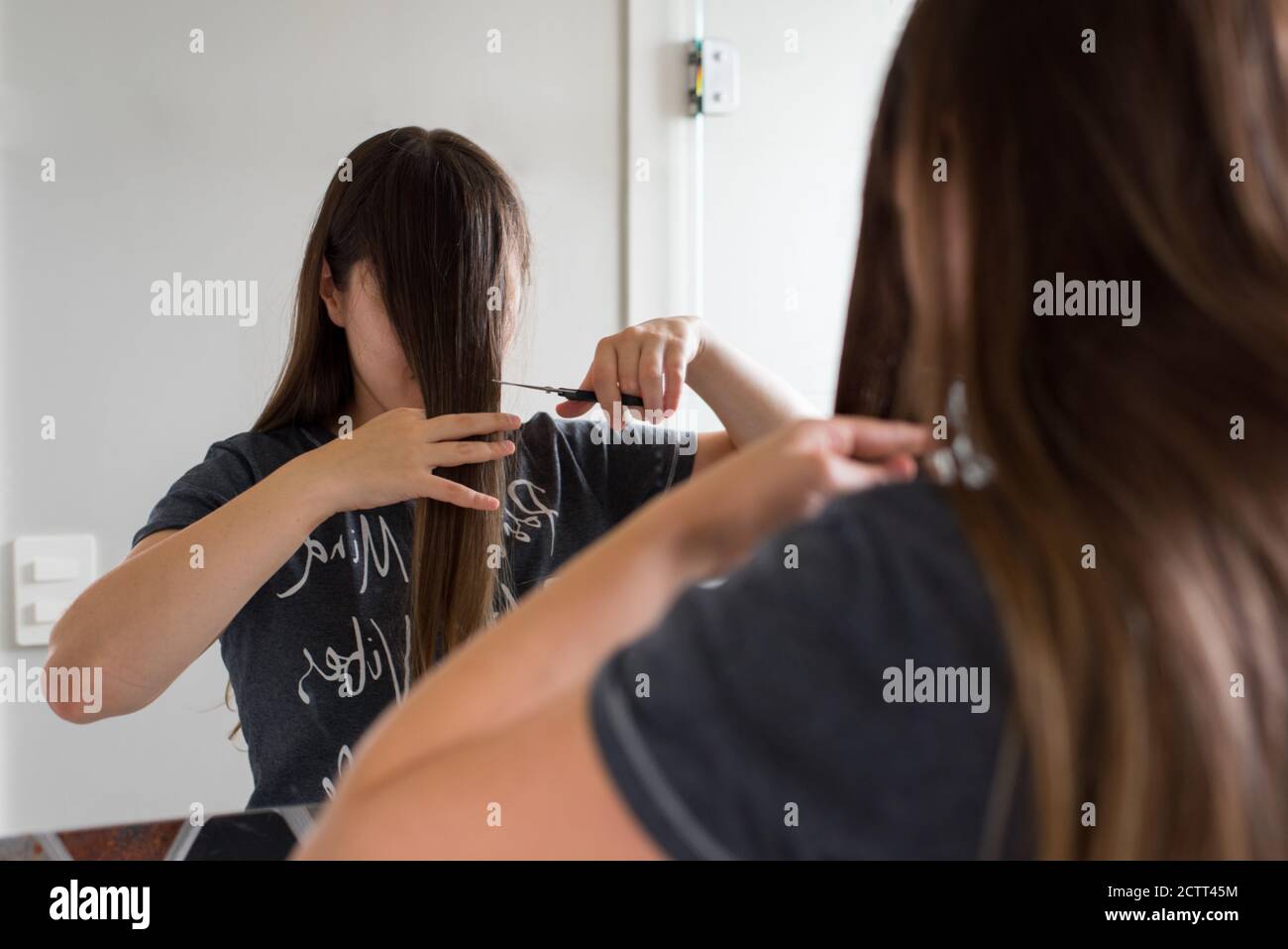 Hair cutting hi-res stock photography and images - Alamy