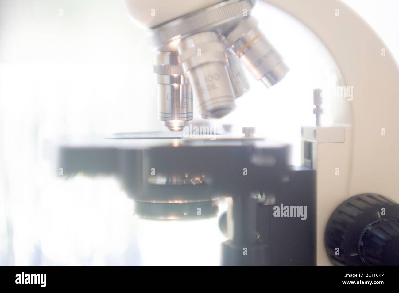 Microscope horizontal hi-res stock photography and images - Alamy