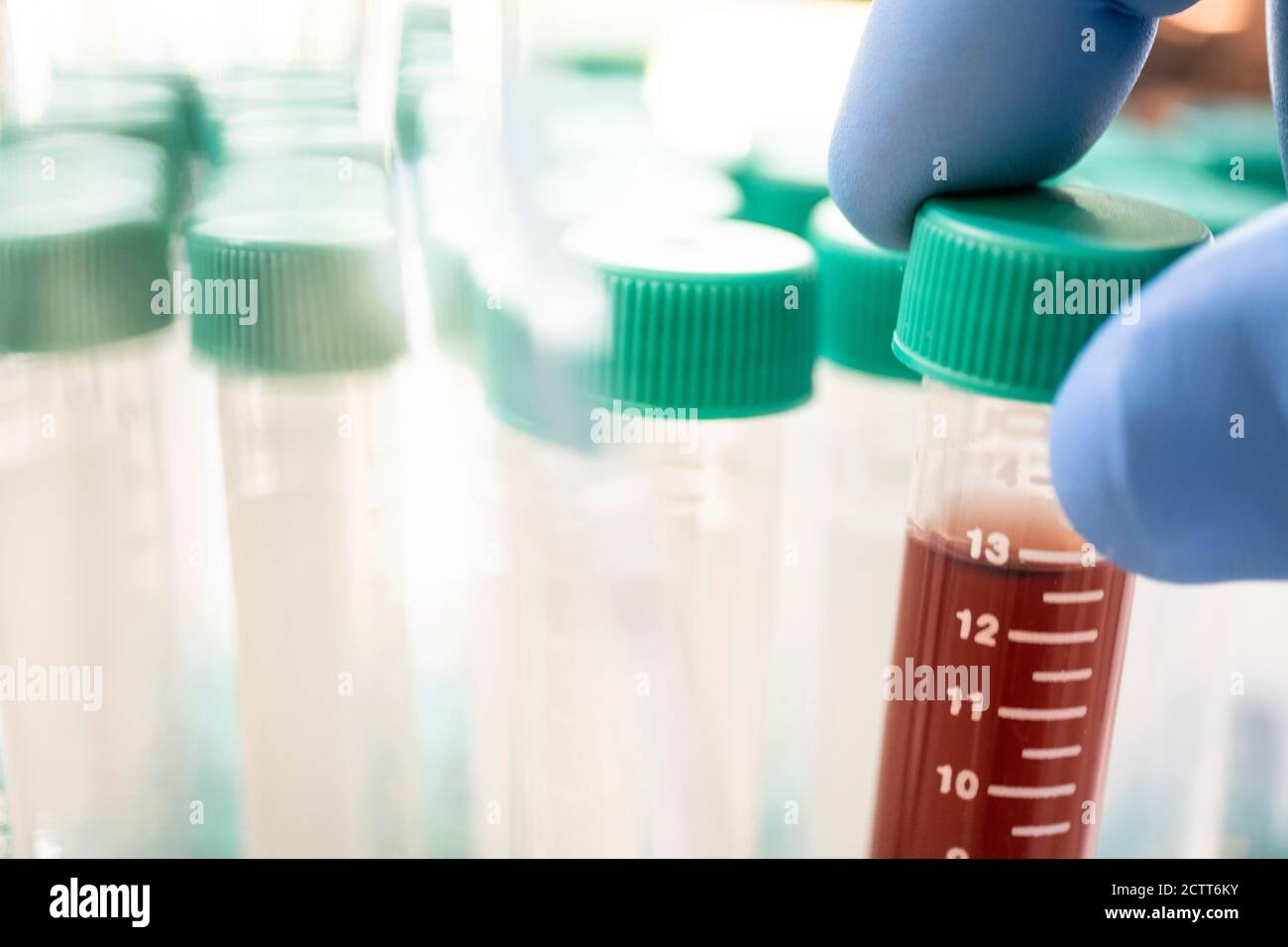 Chemistry laboratory hi-res stock photography and images - Alamy