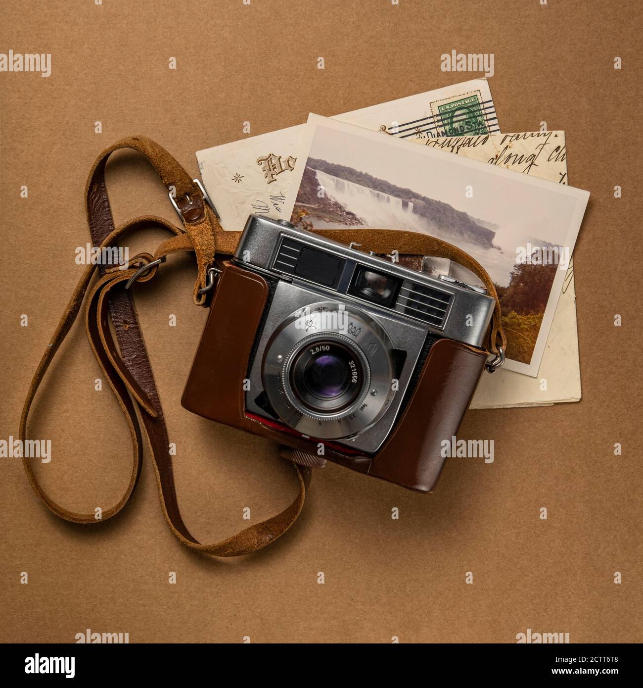Vintage camera image hi-res stock photography and images - Alamy