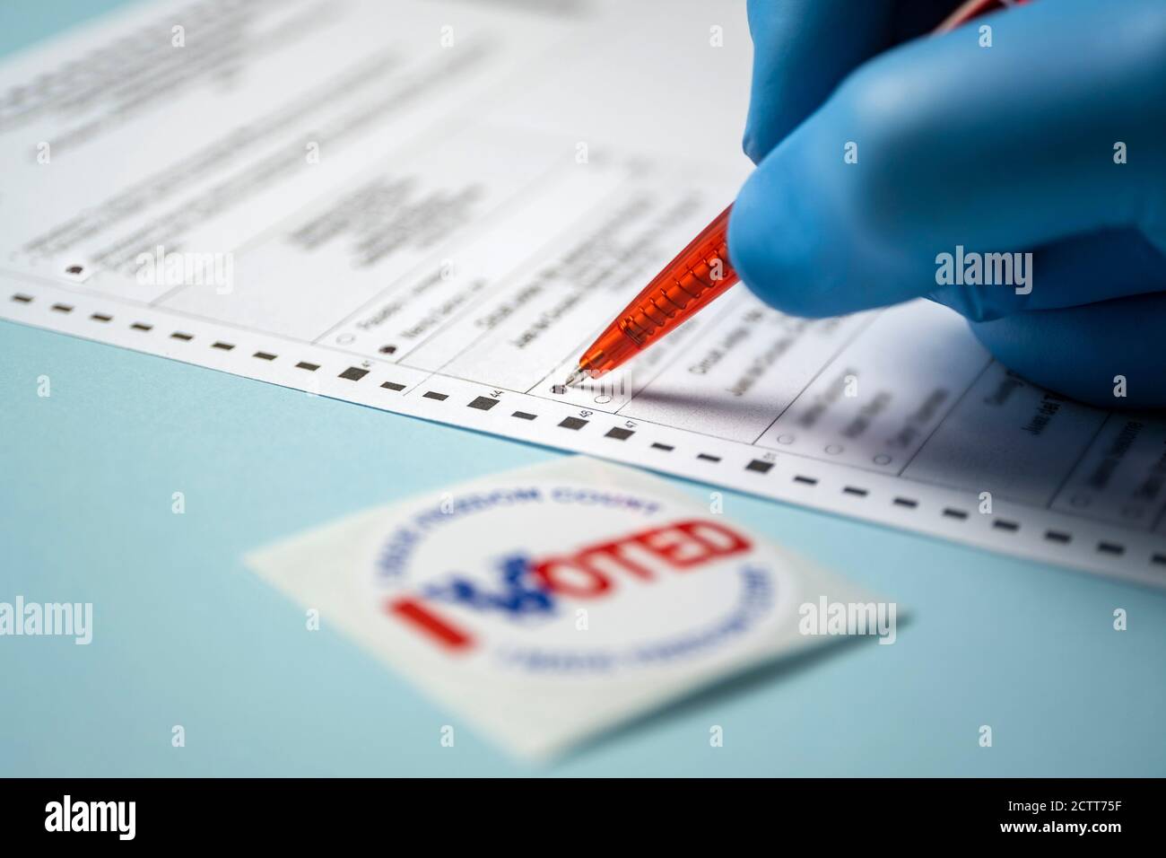 Blue background studio hi-res stock photography and images - Alamy